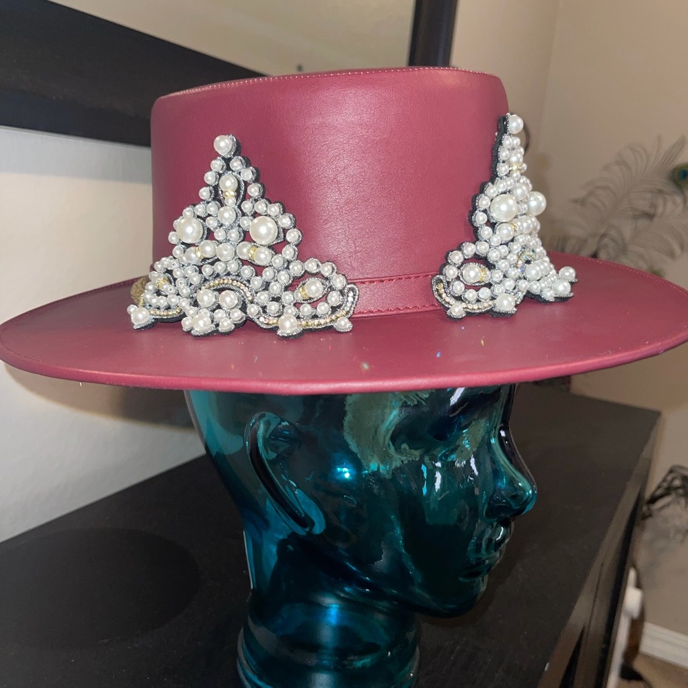 Leather Look, Hat With Bling & Pearls - Gem